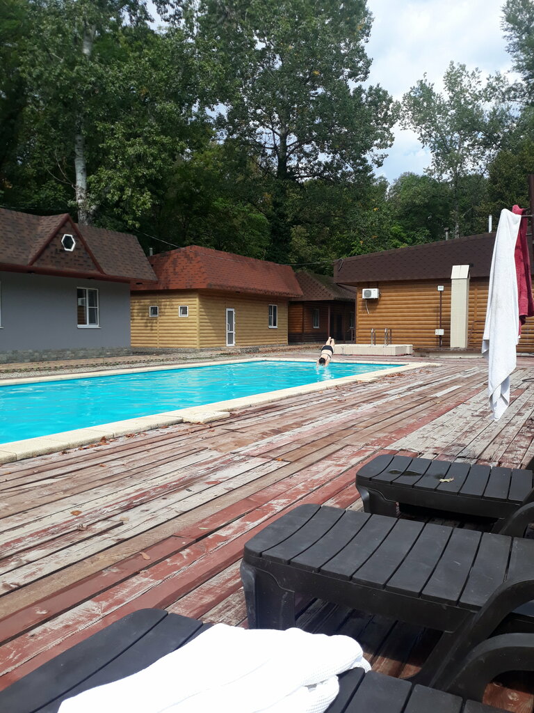 Yüzme havuzları Бассейн, Apşeronsk, foto