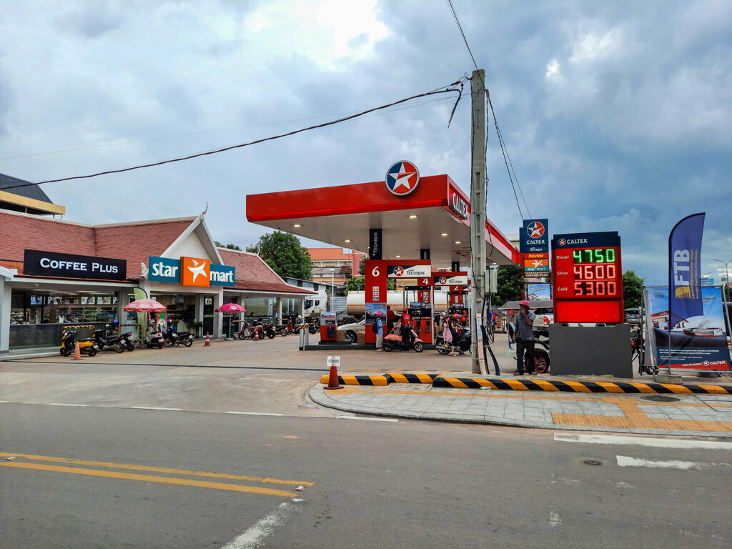 Benzin istasyonu Caltex Gas Station, Siem Reap, foto