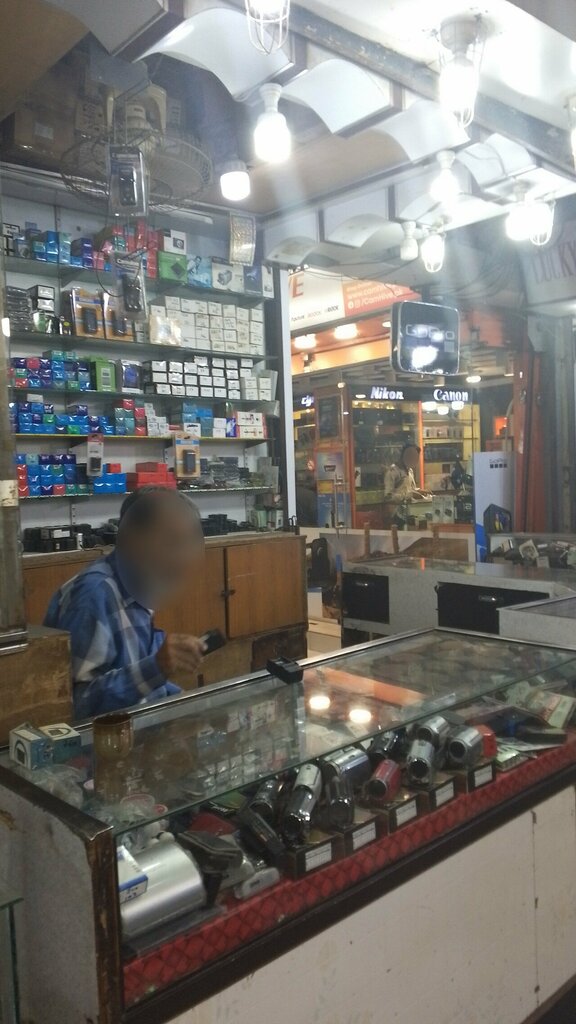 Elektrik ve elektrikli ürün mağazası Saleem nafees eclectics, Karaçi, foto