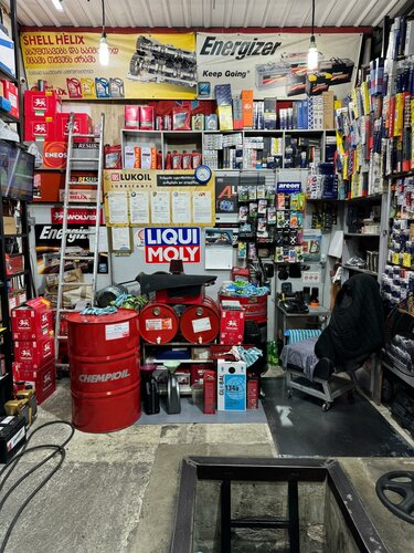 Otomobil servisi Pit Stop, Tiflis, foto