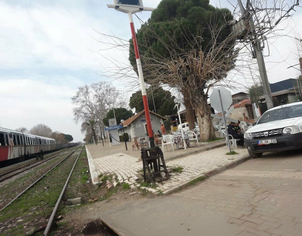 Tren istasyonu Tcdd Urganlı Istasyonu, Turgutlu, foto