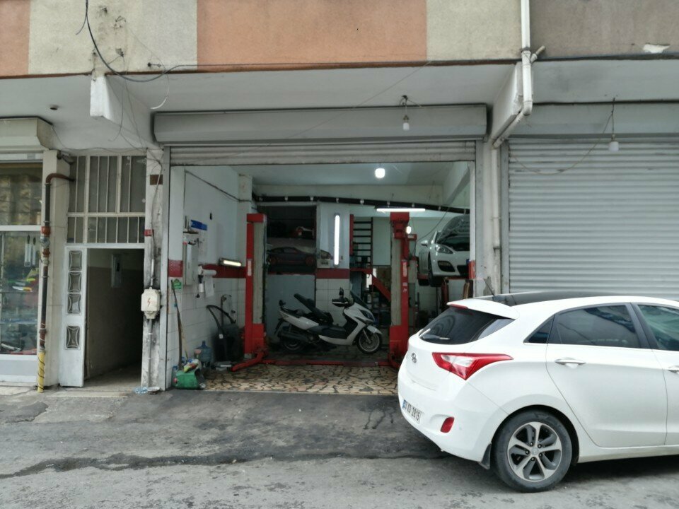 Otomobil servisi Ertuğ Otomotiv, İstanbul, foto