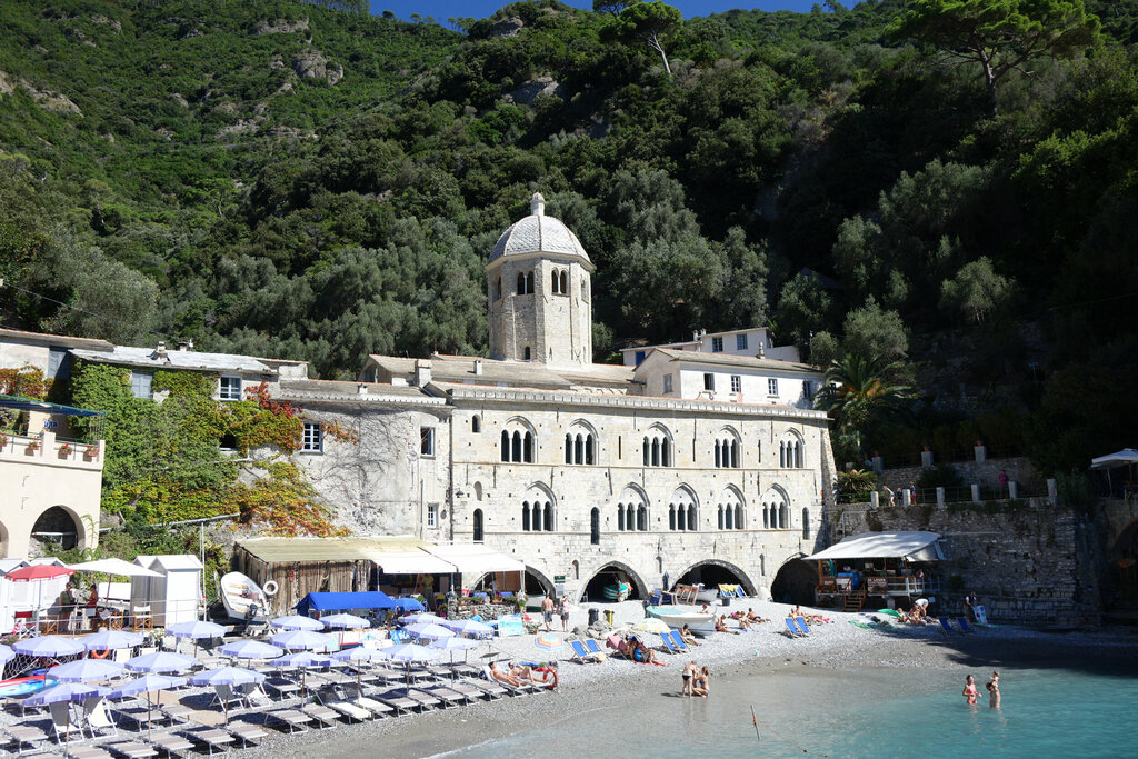 Tren istasyonu Camiglo-San Fruttuoso, Ligurya, foto