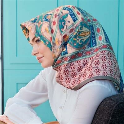 Tuhafiyeler Betül İpek Eşarp, İstanbul, foto