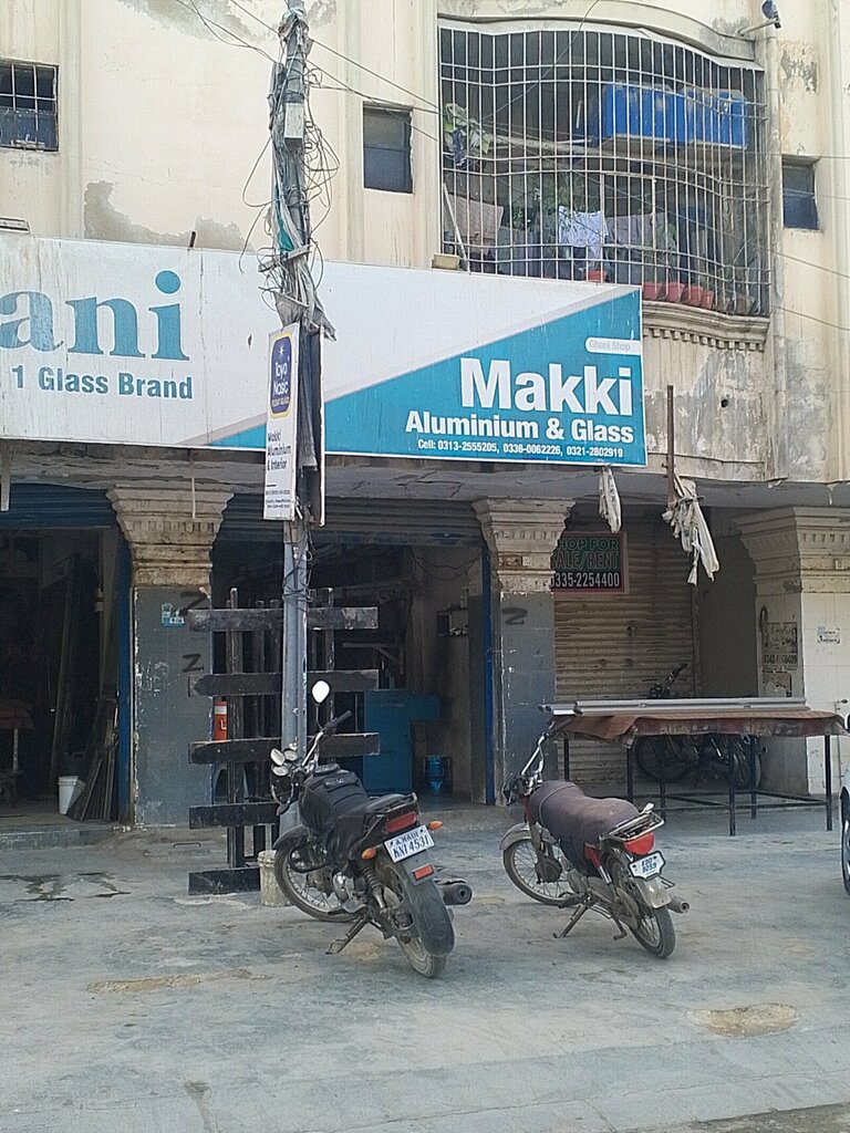 Otomobil camları Makki Aluminum & Glass, Karaçi, foto