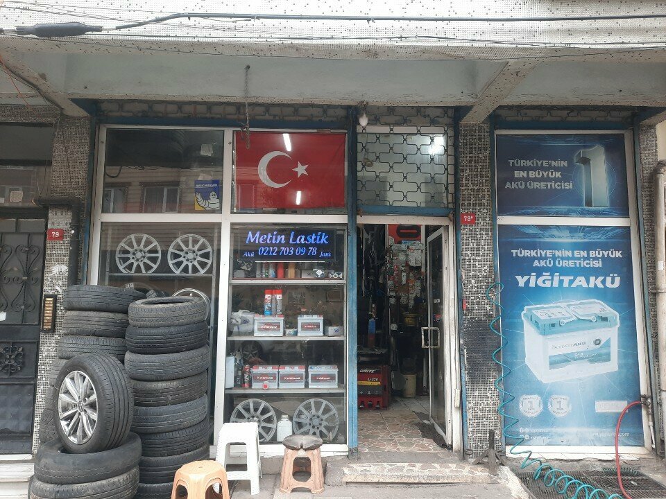 Otomobil yedek parçaları Yiğit Akü, İstanbul, foto