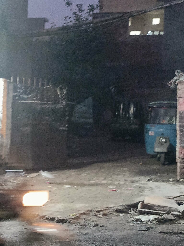 Otoparklar Sardaar Car Parking, Lahor, foto