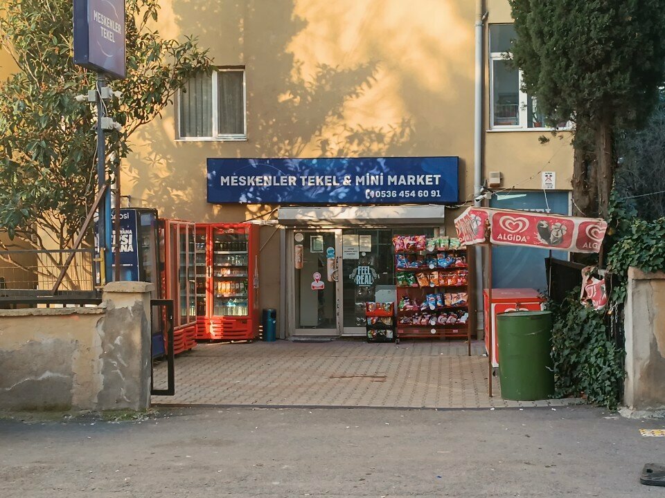 Alkollü içecekler İçerenköy açık tekel Meskenler Tekel & Mini Market, İstanbul, foto