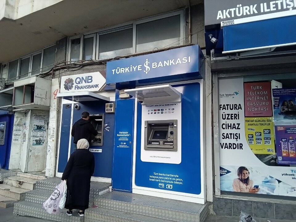 ATM'ler İş bankası ATM, İstanbul, foto