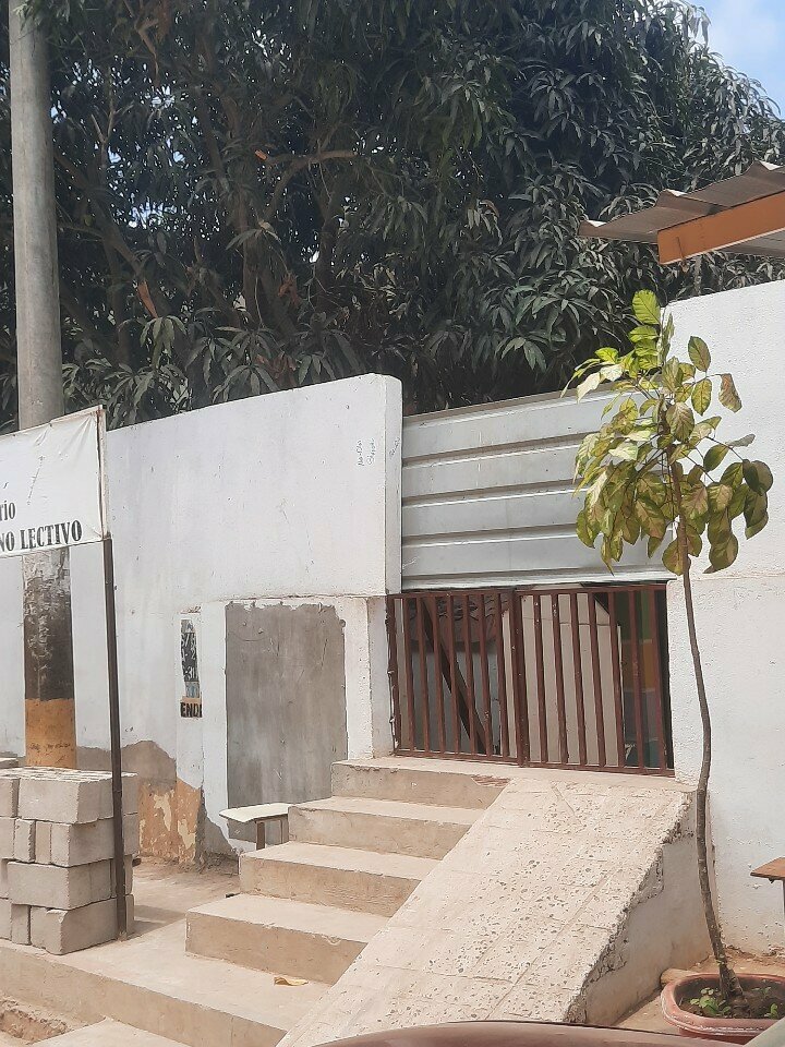 Ortaokul Colégio Eliesel, Loanda, foto