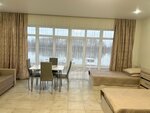 База отдыха (Astrakhan Region, Kamyzyakskiy District, Verkhnekalinovskiy selsovet, массив Паромный, 10), resort oteller, tesisler  Astrahanskaya oblastından