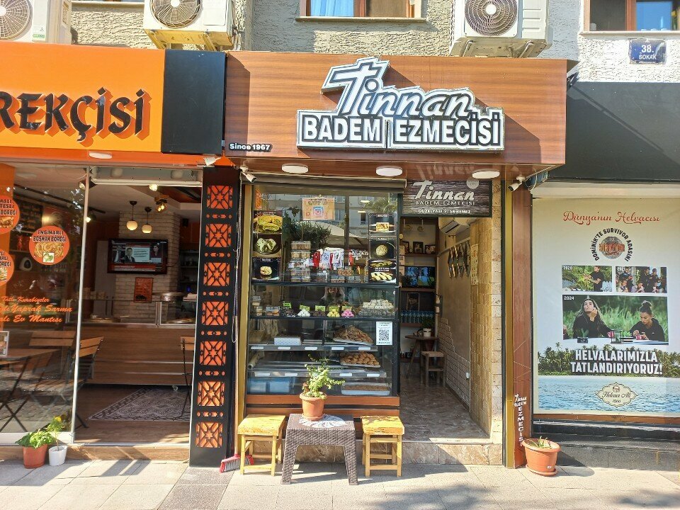 Kafe Tinnan Badem Ezmecisi Güzelyalı, İzmir, foto