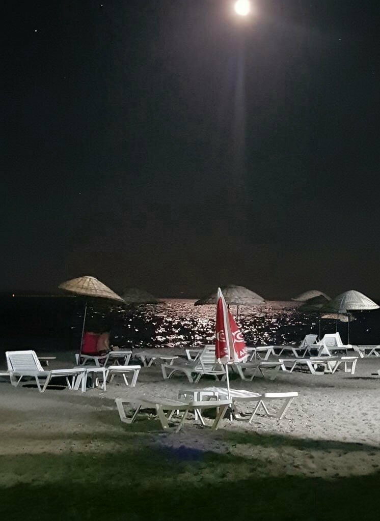 Kafe Toprak Beach Cafe, Edremit, foto