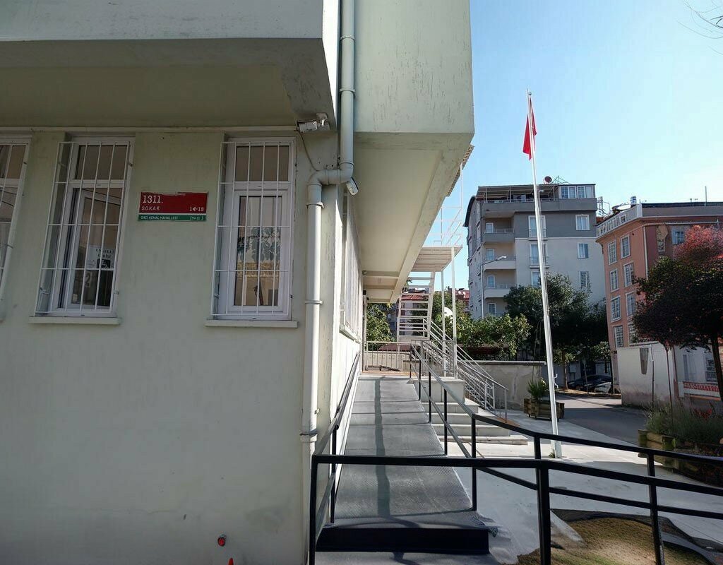 Sivil toplum kuruluşları Sosyal Yardımlaşma Ve Dayanışma Vakfı Müdürlüğü Ve Aşevi, Isparta, foto