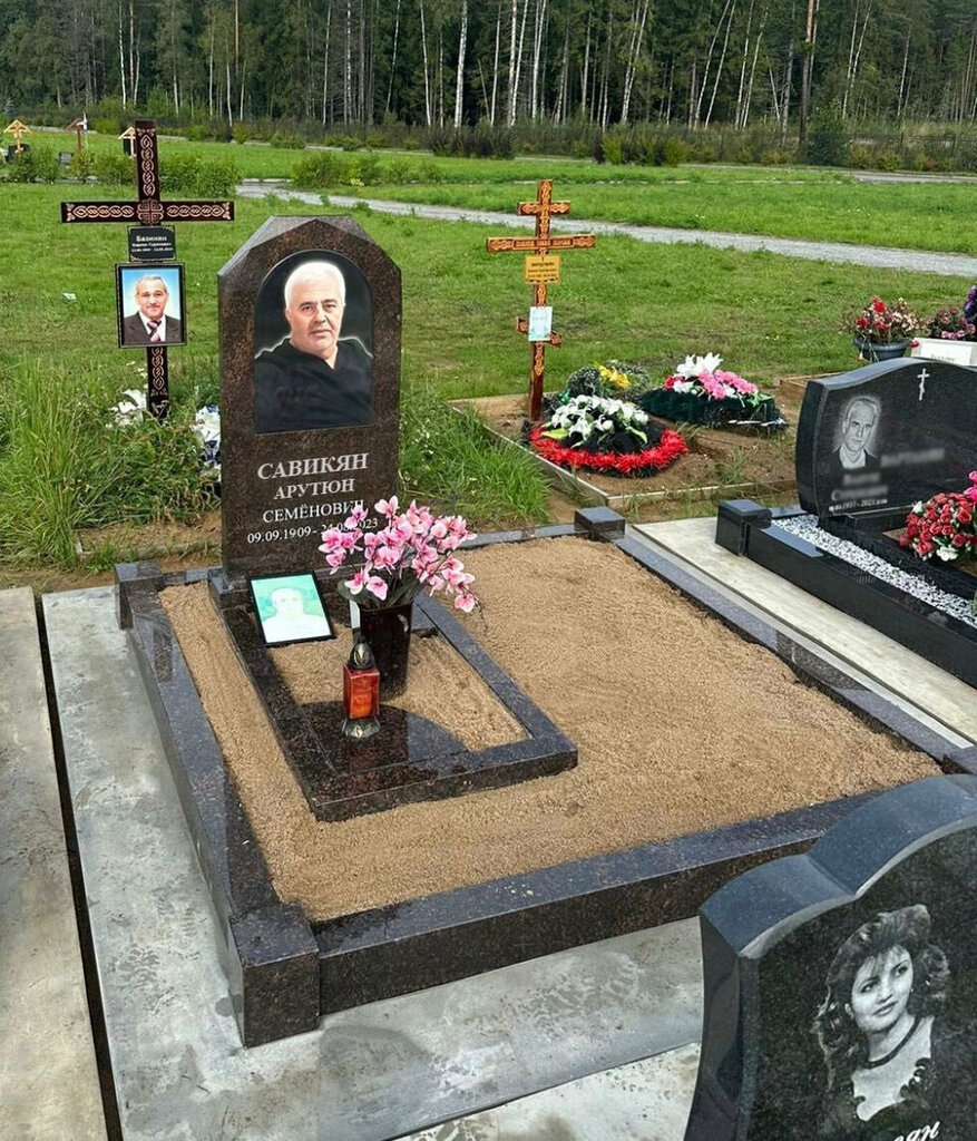 Heykel ve mezarlık taşı üreticileri Сампо. Камень, Saint‑Petersburg, foto