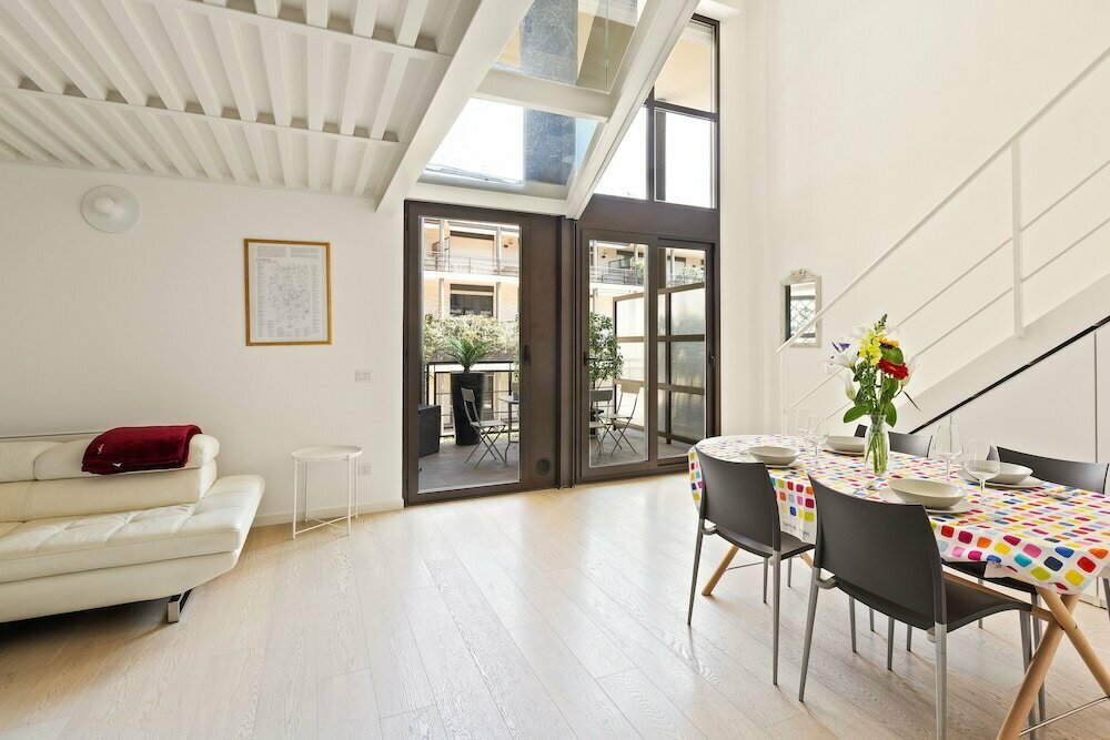 Otel Elegant Loft with balcony, Milano, foto