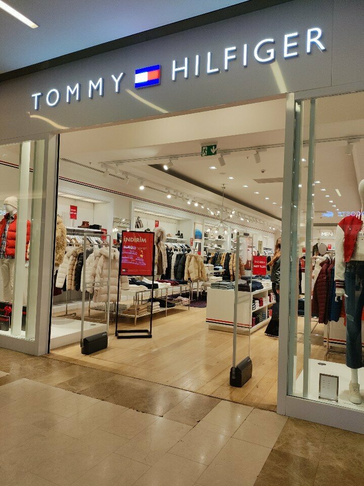 Giyim mağazası Tommy Hilfiger, Antalya, foto
