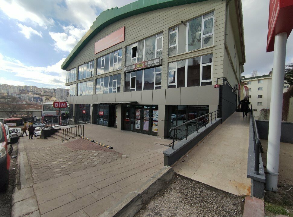 Kuaförler Kolej Bayan Kuaförü Saç Tasarım Merkezi, Ankara, foto