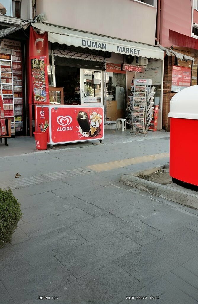 Market Duman Market, Karasu, foto