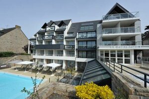Le Churchill (Bretagne, Morbihan, Arrondissement de Lorient, Carnac, Boulevard de la Plage, 70), otel