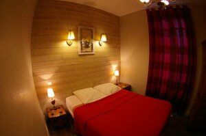 Hotel Le Cheval Noir (Rue Auclert Descôttes No:27, Argenton-sur-Creuse), otel