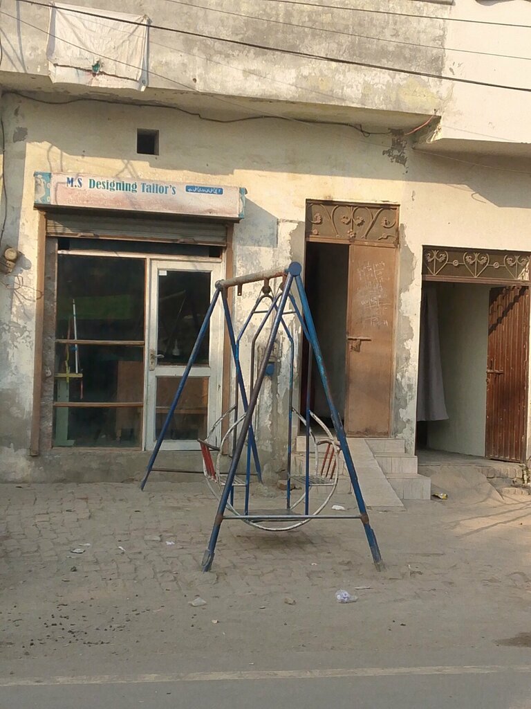 Kıyafet tamiri Ms designing tailor, Lahor, foto