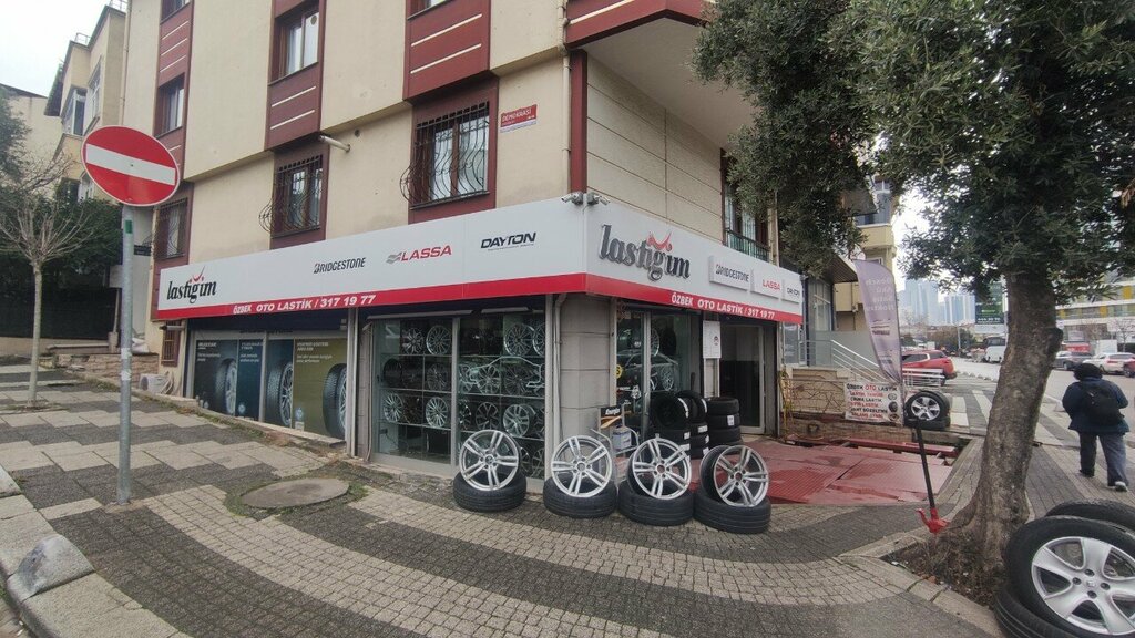 Jant ve lastikçiler Özbek Oto Lastik, İstanbul, foto