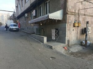 Монами (Gyulbenkyan Street No:19/1), güzellik salonu  Erivan'dan
