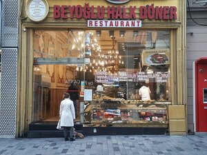 Beyoğlu Halk Döner (Şehit Muhtar Mah., İstiklal Cad., No:10, Beyoğlu, İstanbul), restoran  İstanbul'dan