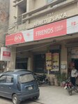 Friends Cash and Carry Store (No:252, Johar Town, F Block), süpermarket  Lahor'dan