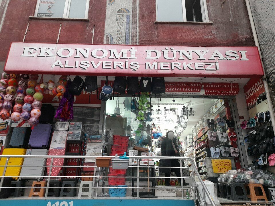 Ucuzluk mağazası Ekonomi Dünyası Avm, İstanbul, foto