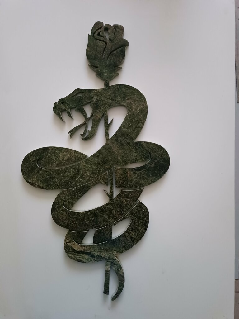Taş ürünler ve yapılar Kompaniya gidroabrazivnoy rezki, Novosibirsk, foto