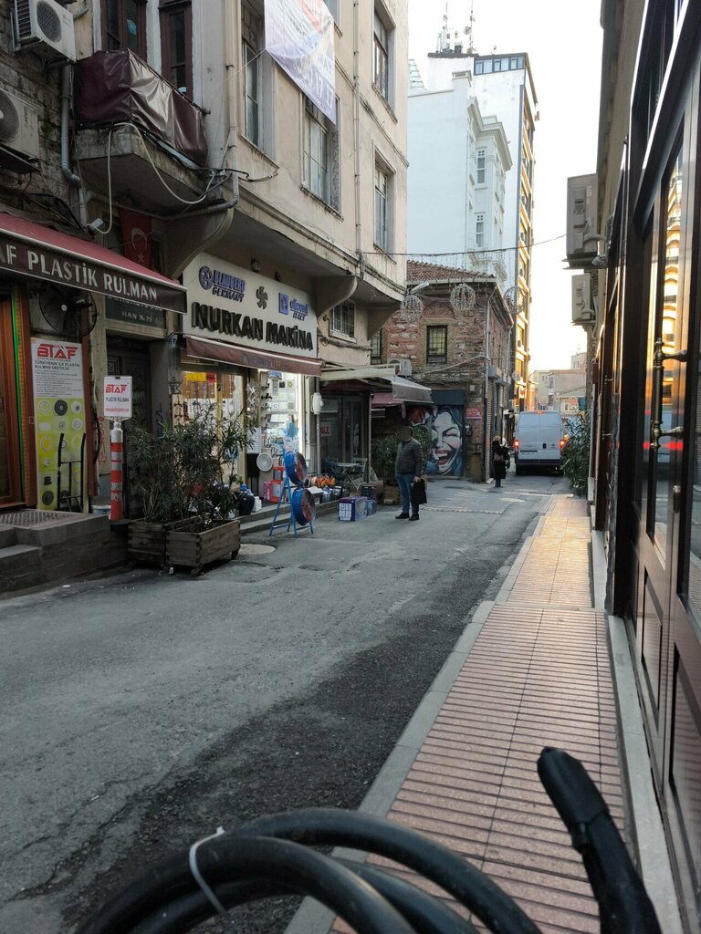 i̇ş merkezi Aslan Hardware Market, İstanbul, foto