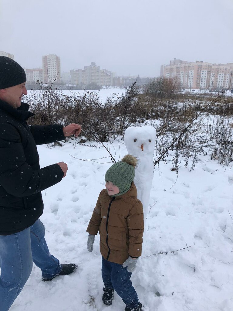 Toplu taşıma durağı Pasazhyrski terminal Trynici, Grodno, foto