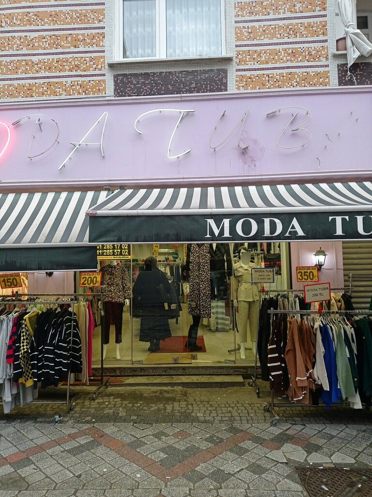 Giyim mağazası Moda Tuba, İstanbul, foto