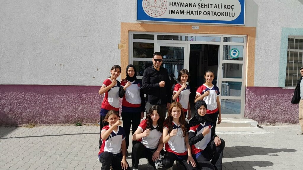 Ortaokul Haymana Şehit Ali Koç İmam Hatip Ortaokulu, Haymana, foto