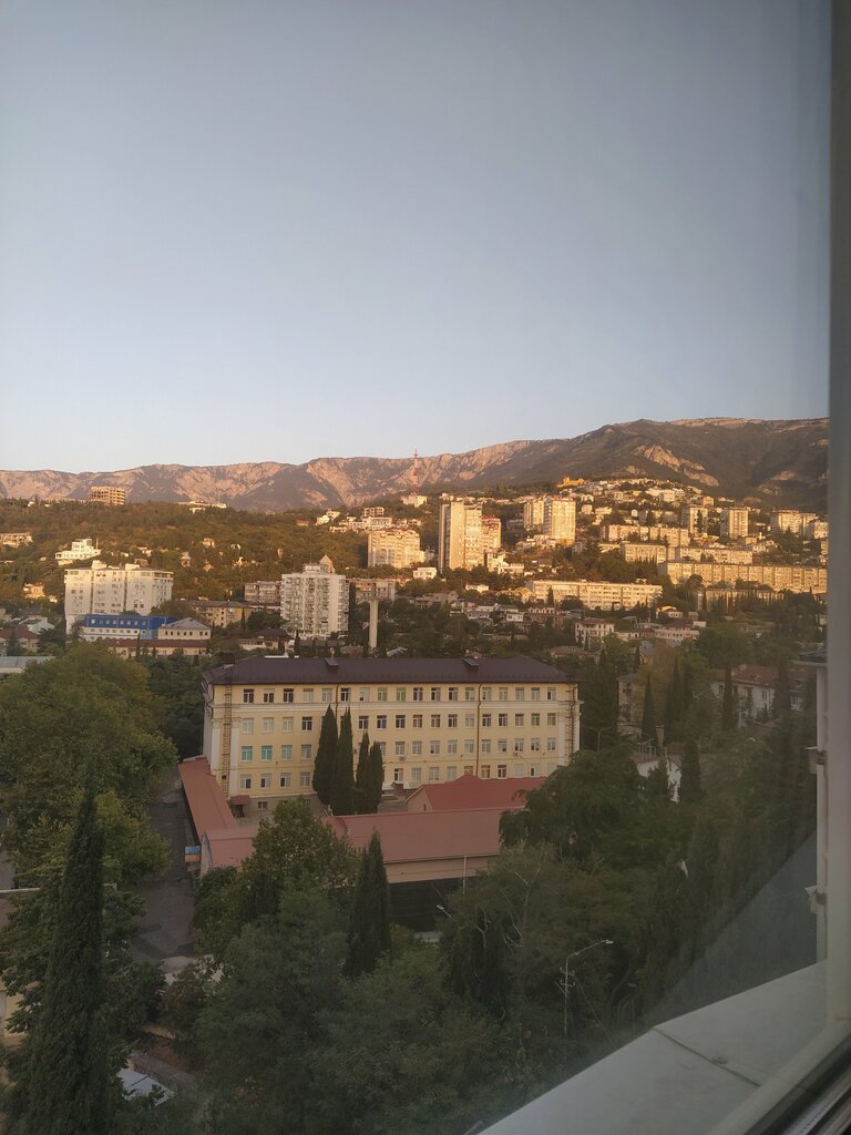 Market Еда Вода, Yalta, foto