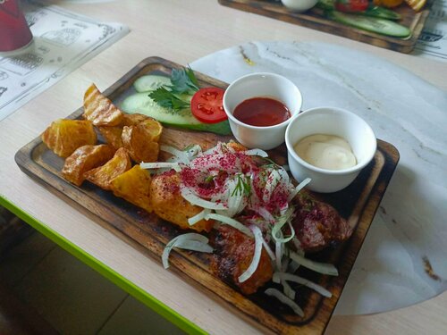Kafe Кафе Шашлычный Двор, Podorogie, foto
