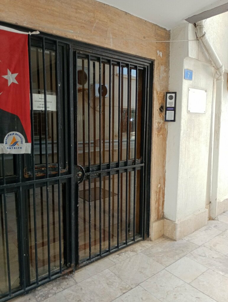 Özel ağız ve diş sağlığı klinikleri ve muayenehaneleri Diş Hekimi Orhan Karadağ, Antalya, foto