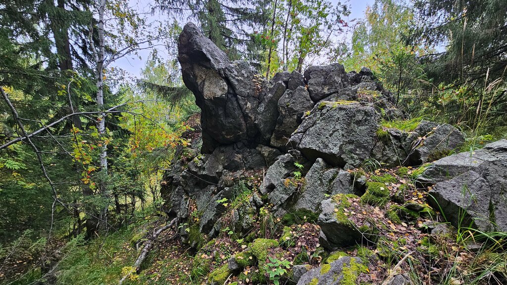Dağ zirvesi Скала, Sverdlovskaya oblastı, foto