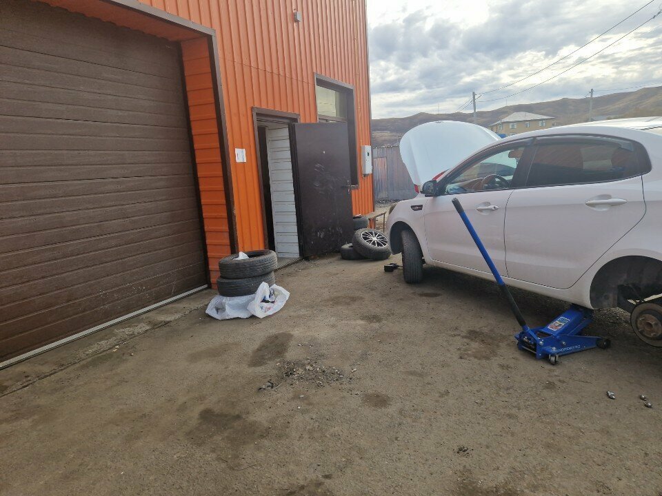 Oto lastik tamiri Tire Fitting, Öskemen (Ust‑Kamenogorsk), foto