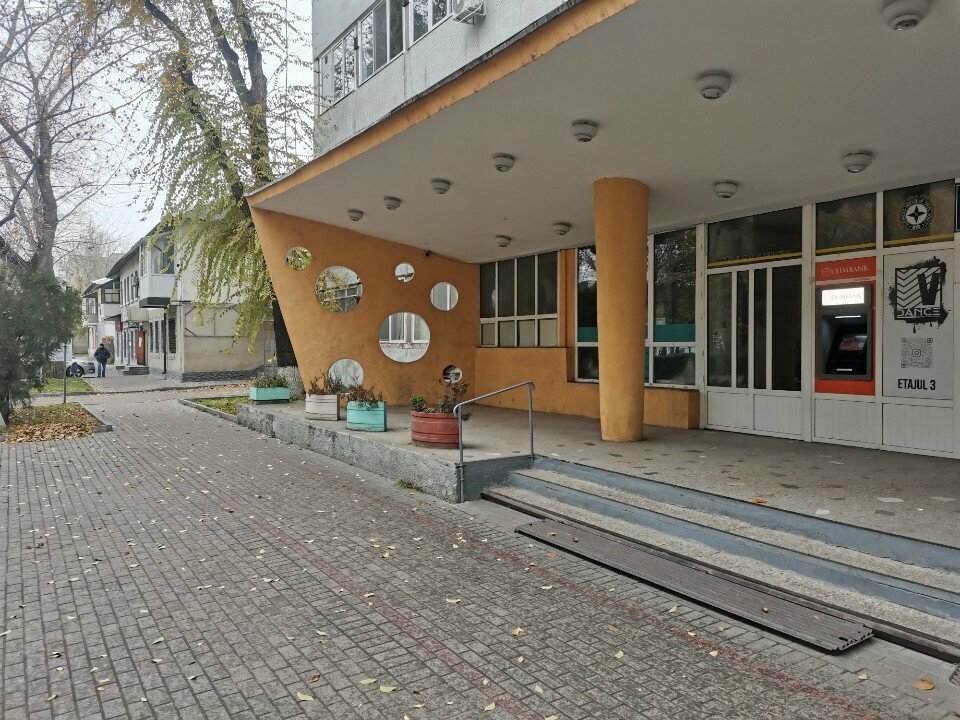ATM'ler Eximbank, Beltsi, foto