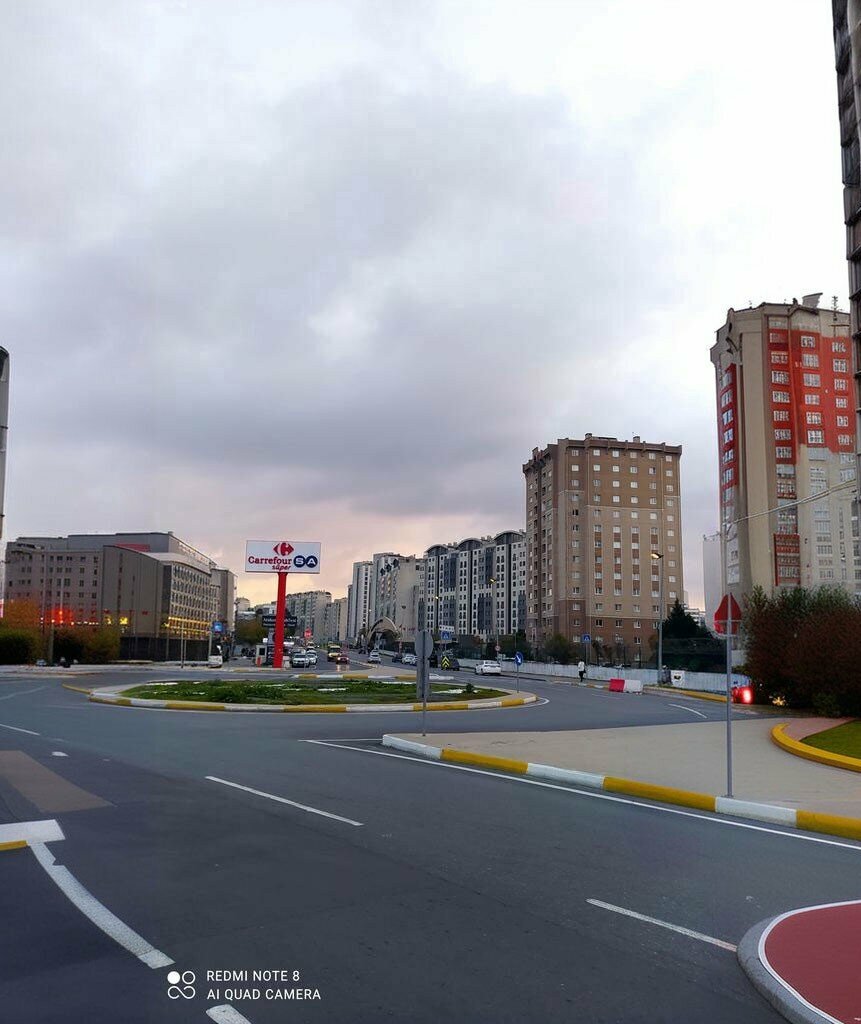 Acil yardım hizmeti İstanbul Kanuni Sultan Süleyman Eğitim ve Araştırma Hastanesi Acil Servisi, İstanbul, foto