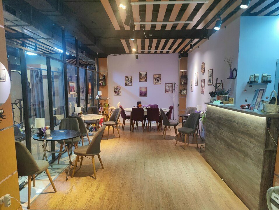 Kahve dükkanları I Want to Go to Paris, Almatı, foto