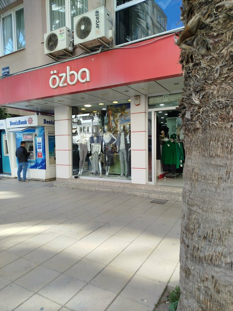 Giyim mağazası Özba, İzmir, foto