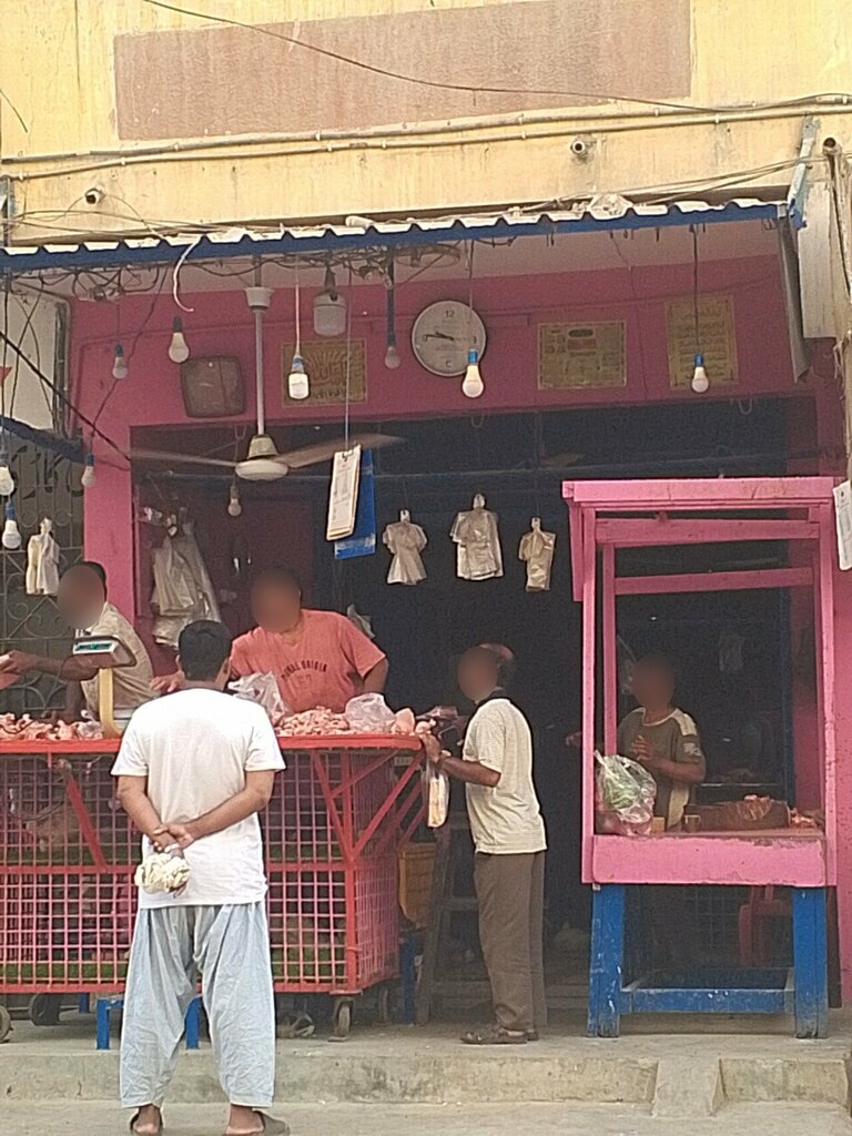Kanatlı hayvan ürünleri ve yumurta Mashallah Chicken shop, Karaçi, foto