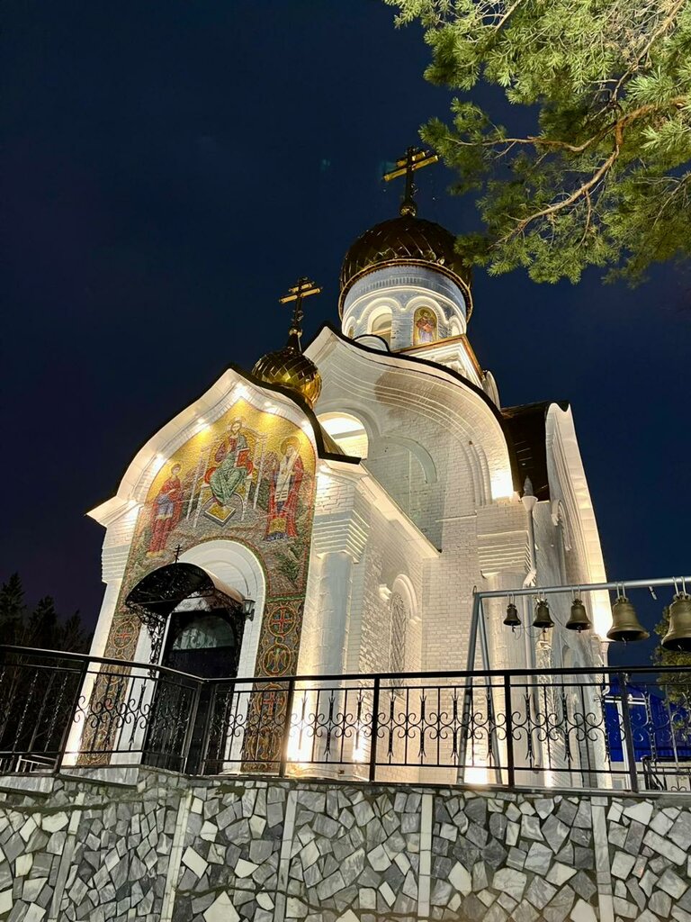 Ortodoks kiliseleri Church of Luke, Archbishop of Crimea, Surgut, foto