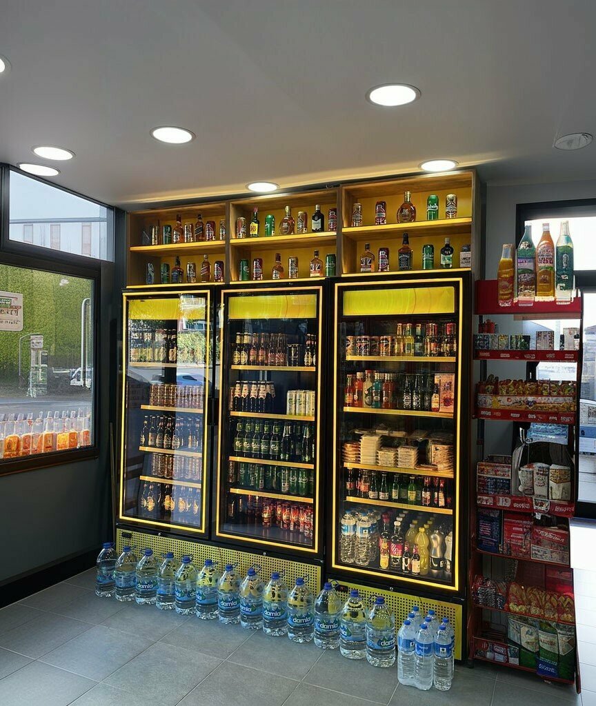 Alkollü içecekler Evren Tekel Şarküteri, İstanbul, foto