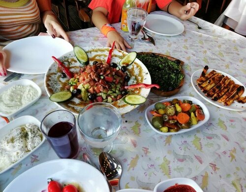 Restoran Yanık Değirmen Alabalık Tesisleri, Erzin, foto