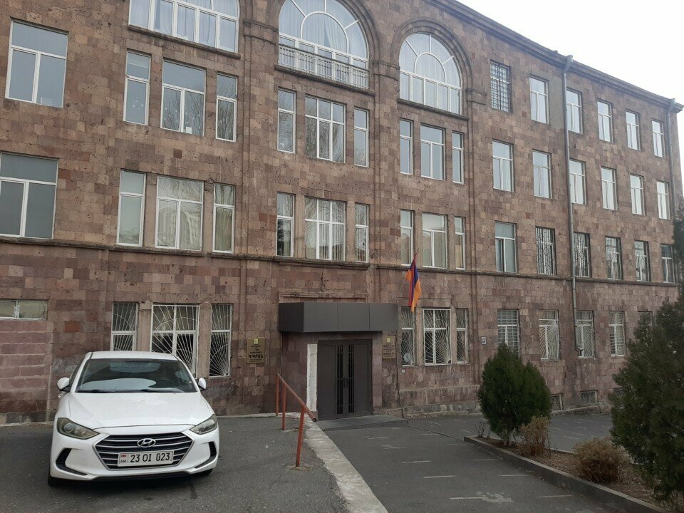 Ortaokul Yerevan basic school № 172 named after Hakob Oshakyan, Erivan, foto